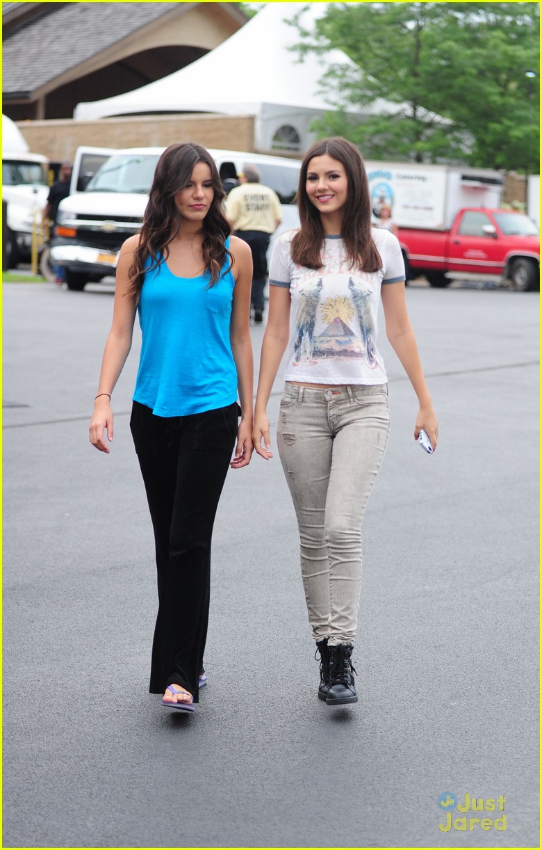 Victoria Justice: Backstage at Jones Beach | Photo 579685 - Photo ...