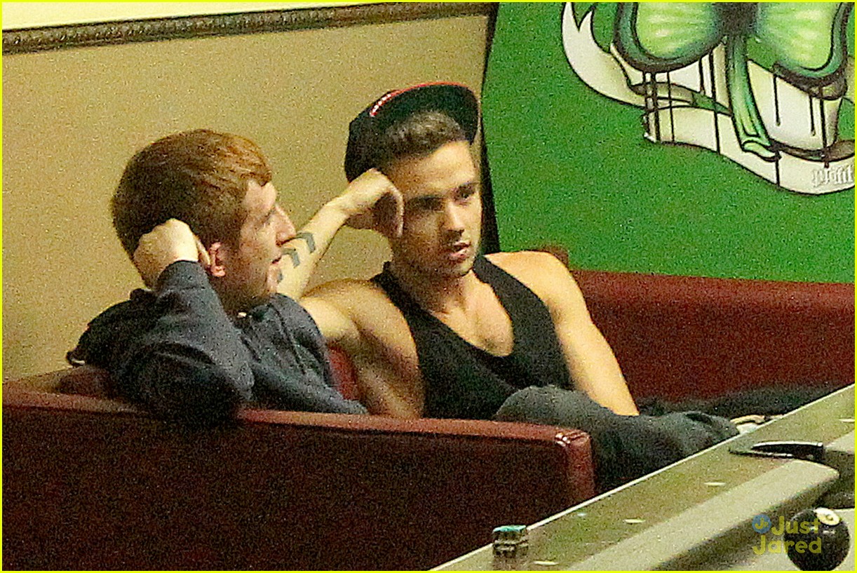One Direction: Playing Pool with Pals! | Photo 585949 - Photo Gallery ...
