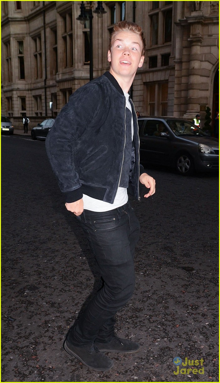 Will Poulter Talks Kissing Jennifer Aniston & Emma Roberts | Photo ...