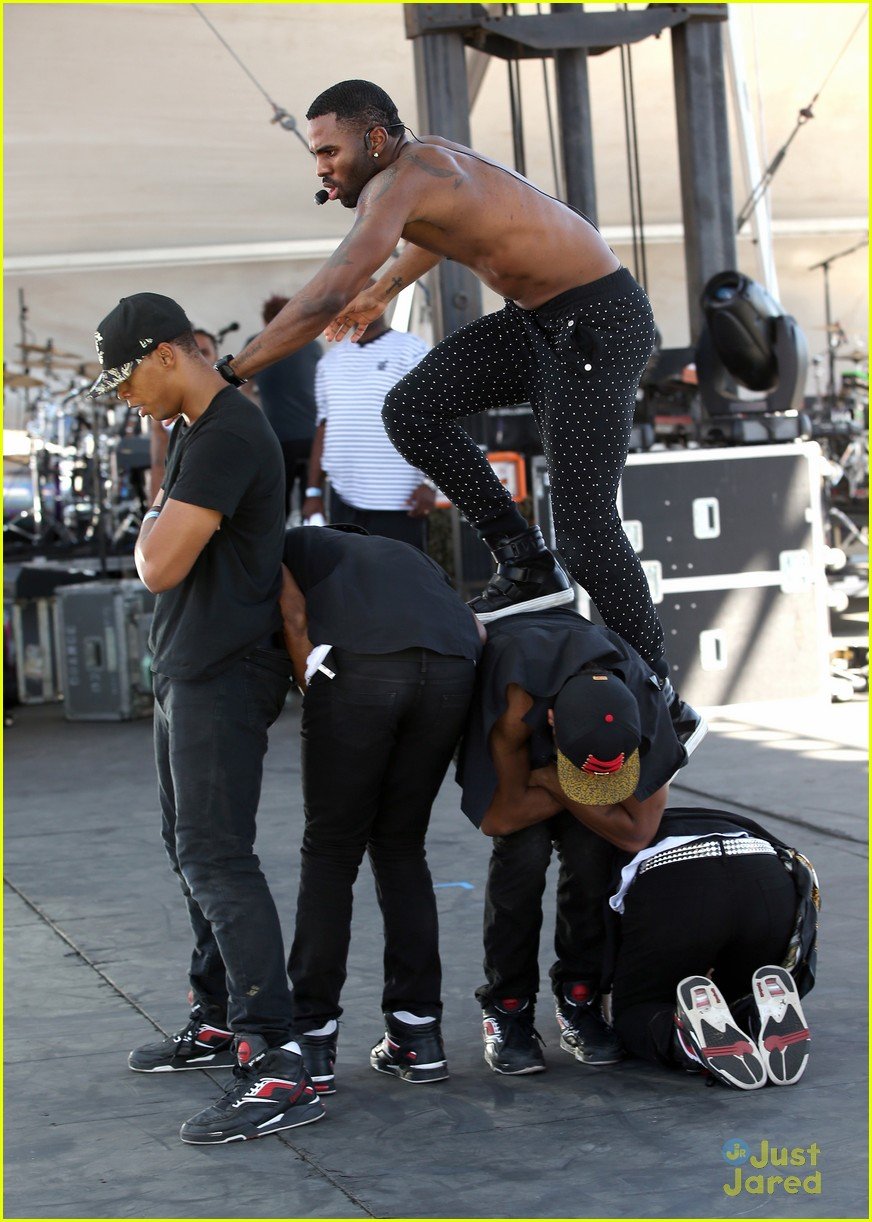 Jordin Sparks & Jason Derulo: Birthday Cake After iHeartRadio Festival ...