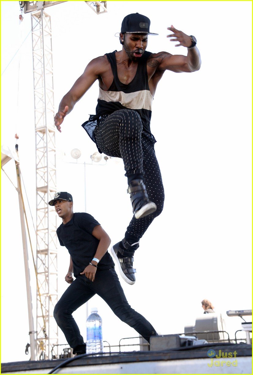 Jordin Sparks & Jason Derulo: Birthday Cake After iHeartRadio Festival ...