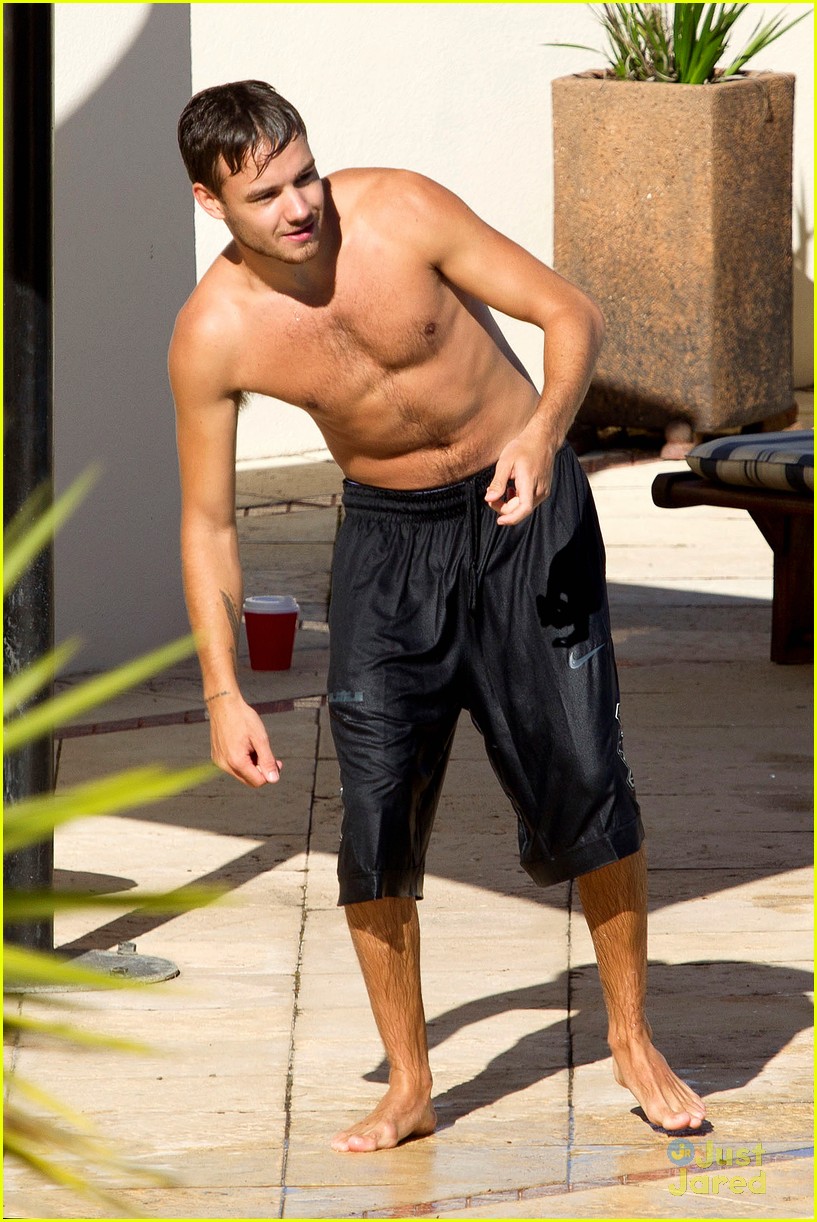 Liam Payne: Poolside in Australia | Photo 600731 - Photo Gallery | Just ...