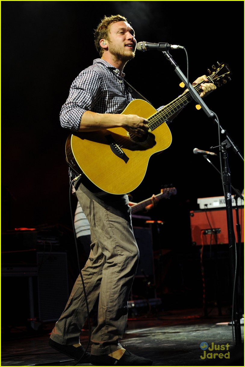 Phillip Phillips: 'World From Side of the Moon' Goes Platinum | Photo ...