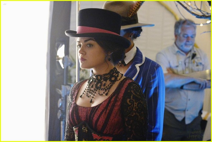 Pretty Little Liars: Halloween Special Promo Pics! | Photo 601591 ...