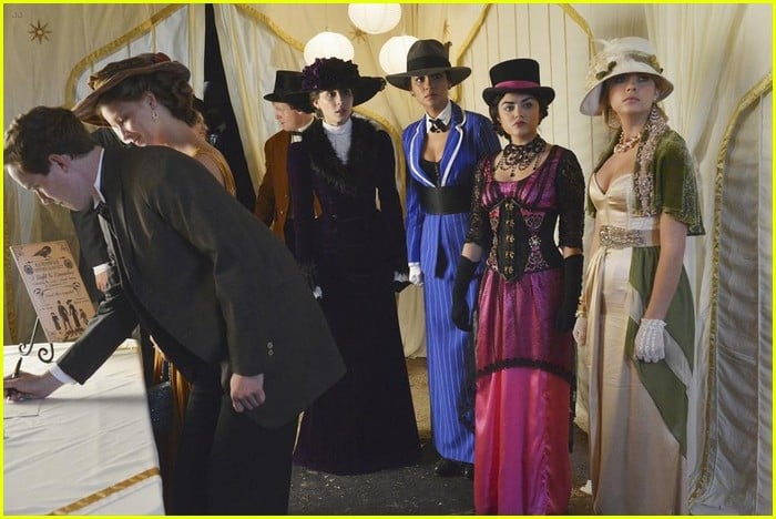 Pretty Little Liars: Halloween Special Promo Pics! | Photo 601613 ...