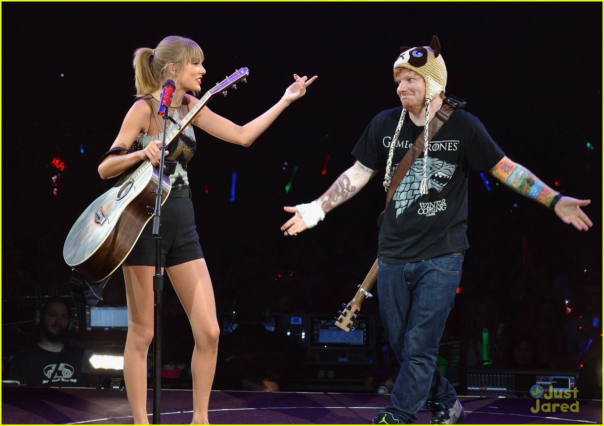 Taylor Swift & Rascal Flatts: 'What Hurts The Most' on RED Tour in ...