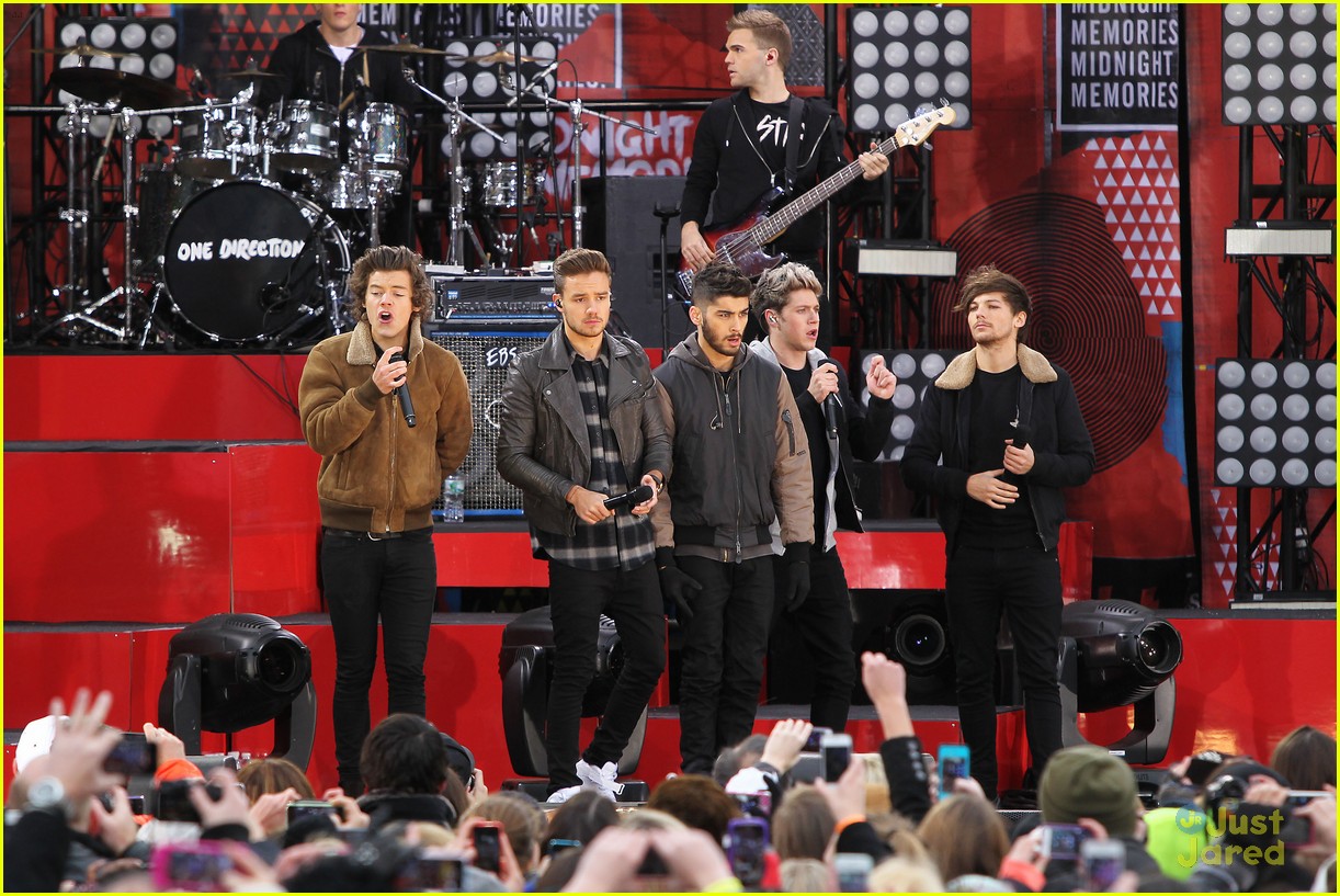 One Direction Performs Four Songs on 'Good Morning America' - Watch Now ...