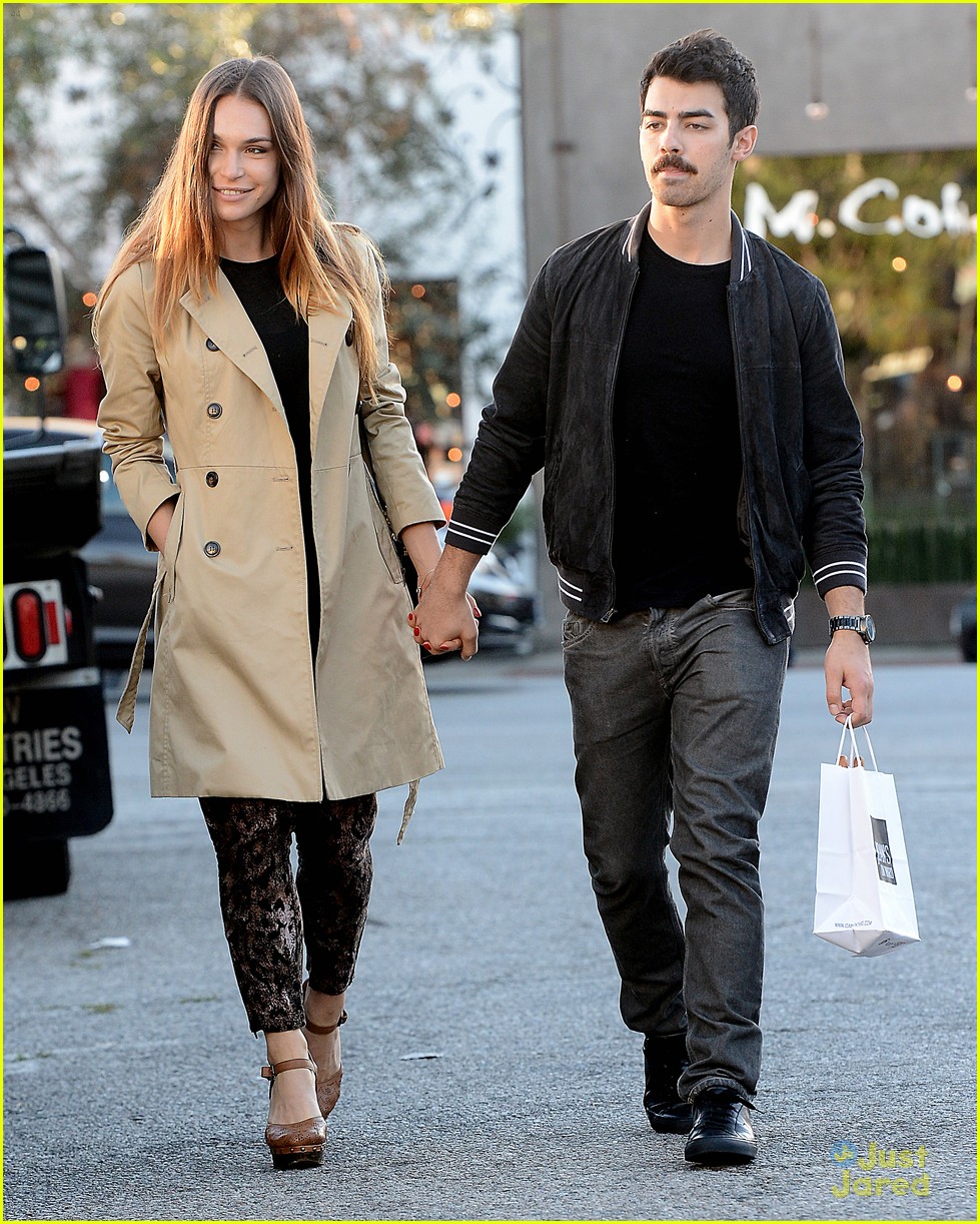 Joe Jonas Sports Mustache After Thanksgiving | Photo 622660 - Photo ...