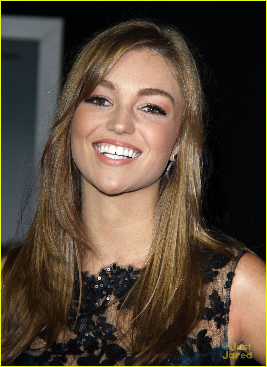 Leslie Ann Glossner & Lili Simmons: 'Delivery Man' Premiere | Photo ...
