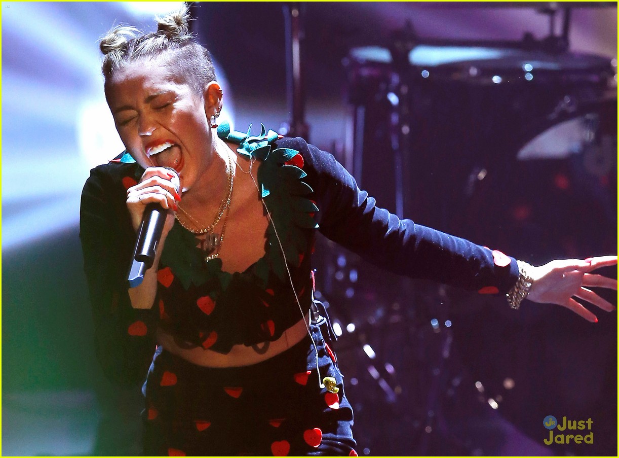 Miley Cyrus: Wetten, dass...? Appearance! | Photo 616016 - Photo ...