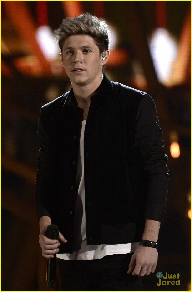 One Direction: 'Story Of My Life' at AMAs 2013 - Watch Now! | Photo ...