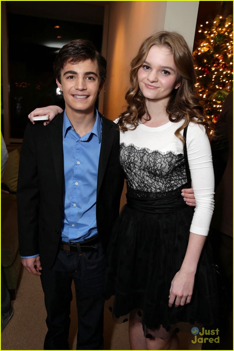 Kerris Dorsey & Emma Kenney: Showtime Holiday Soiree | Photo 624465 ...