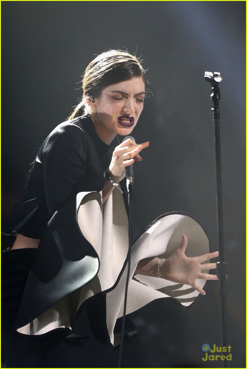 Lorde: ARIA Awards 2013 Performance Pics & Video | Photo 622766 - Photo ...