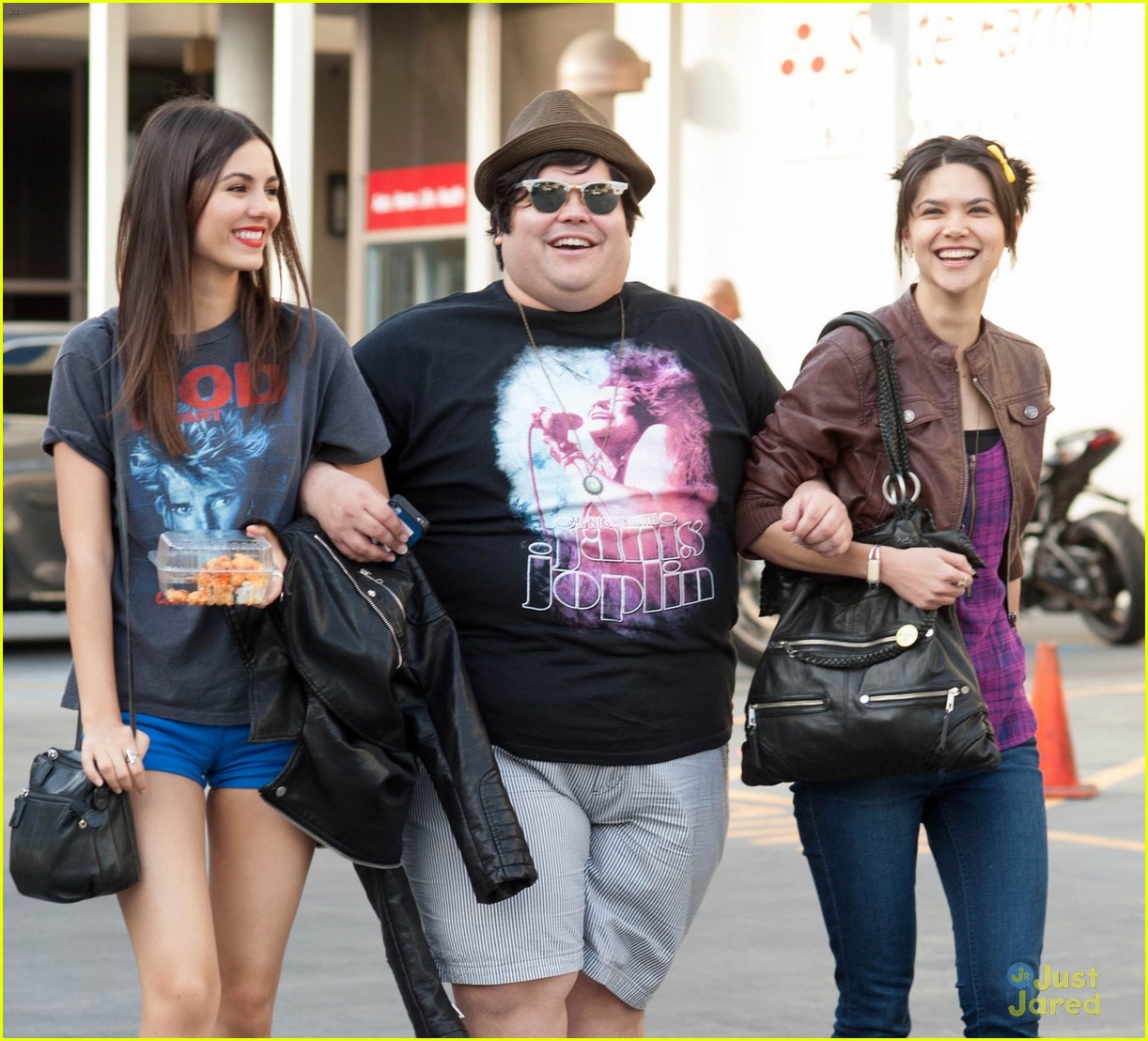 Full Sized Photo of victoria justice eye candy lunch outing 07 ...