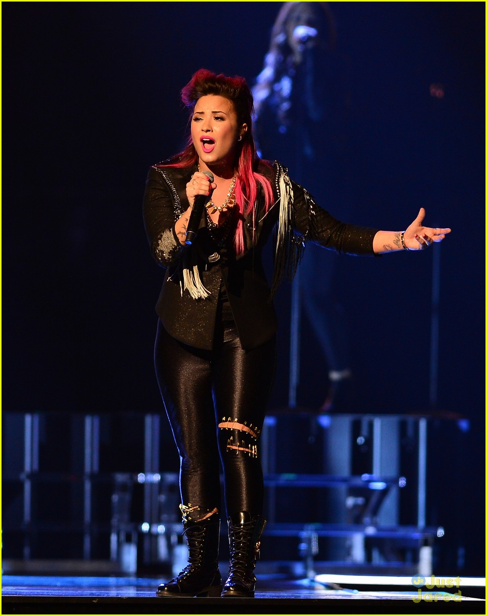 Demi Lovato Stands Up to Haters: 'I Get Knocked Down, But I Get Up ...