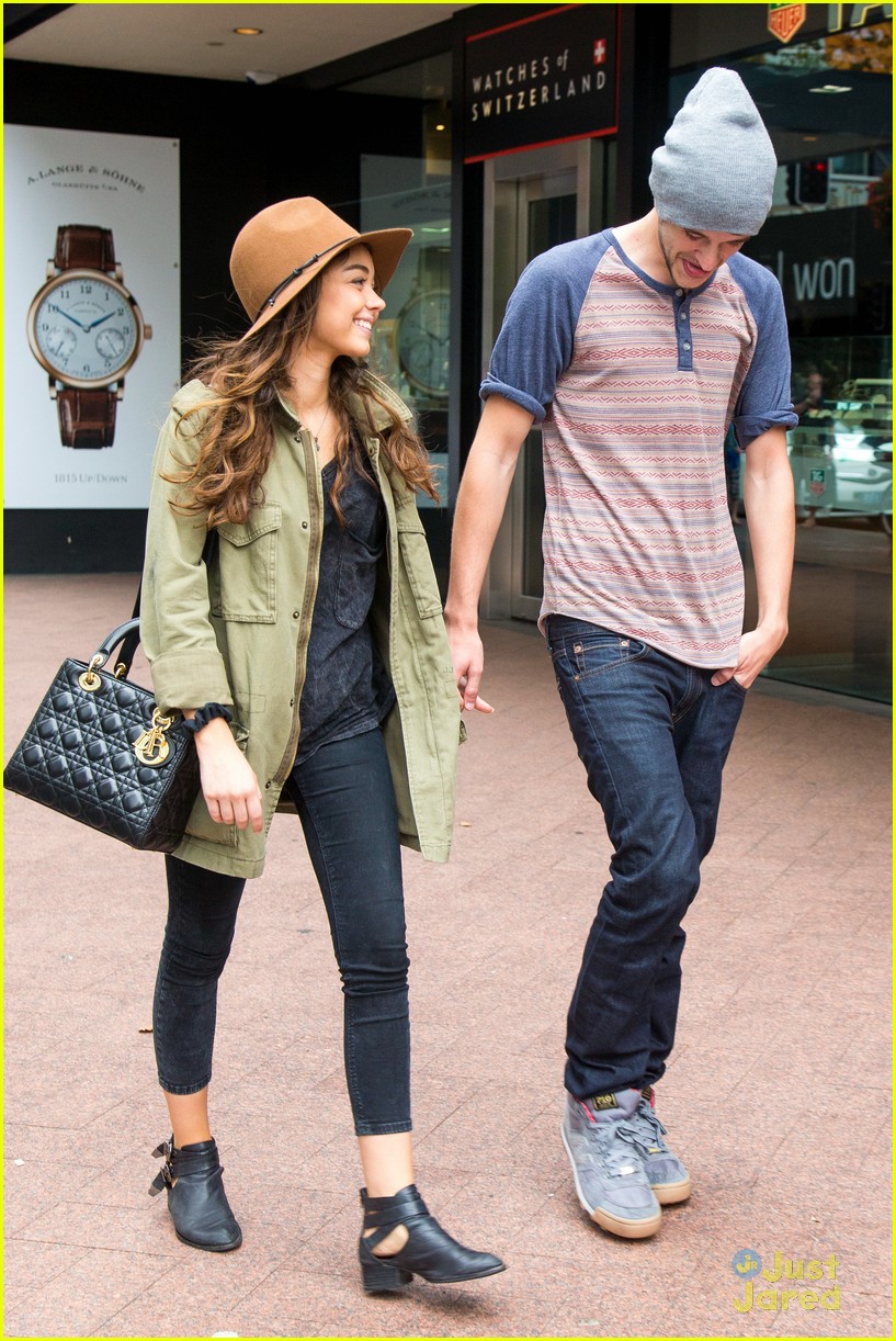 Sarah Hyland & Matt Prokop Take A Sydney Stroll | Photo 644804 - Photo ...