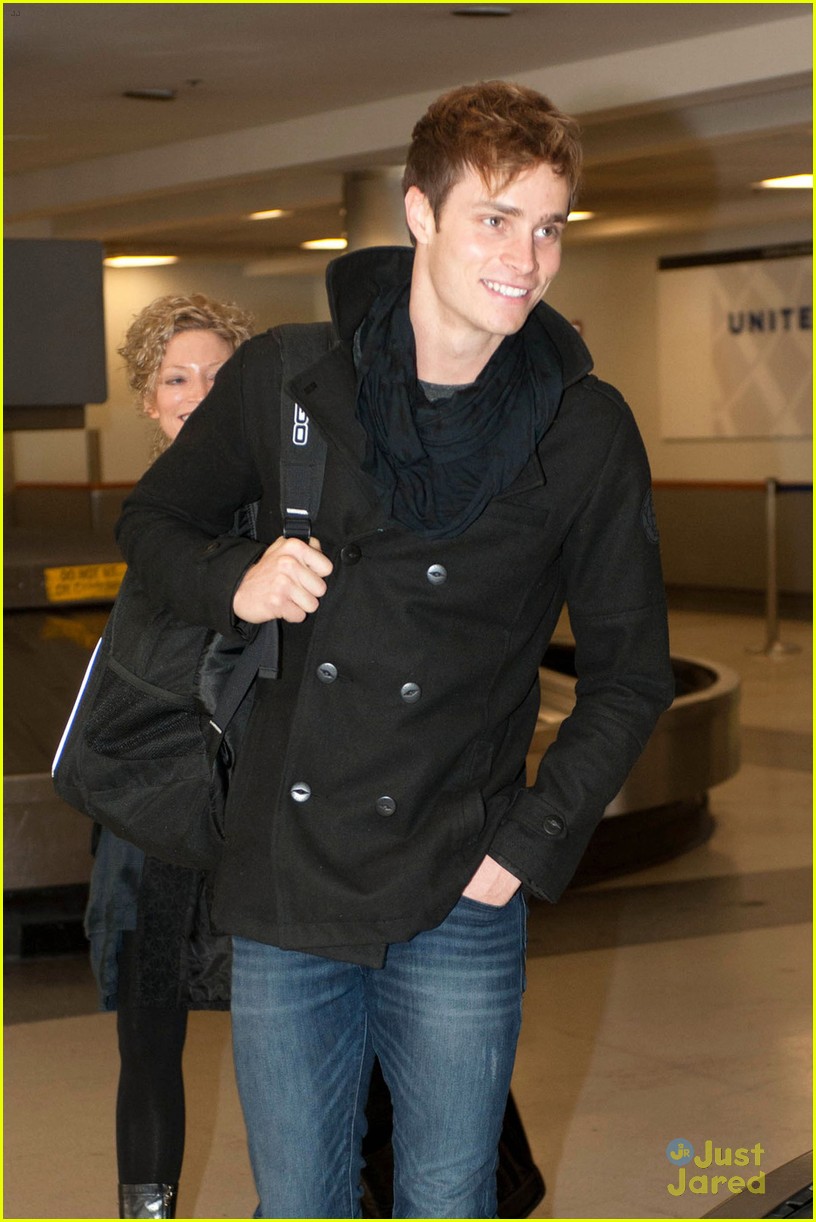 Spencer Sutherland Arrives at LAX Airport Before 'Vampire Academy ...