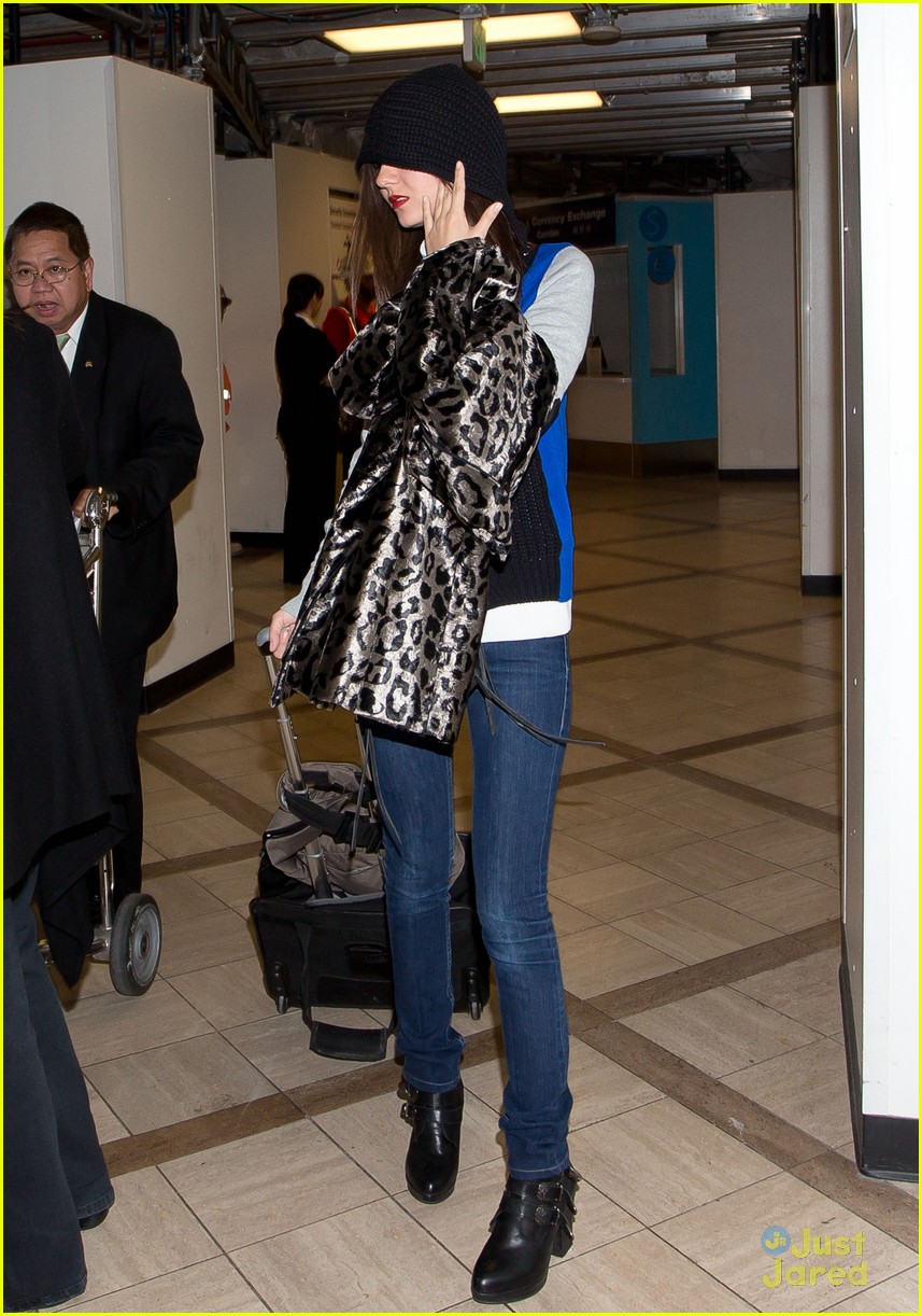 Victoria Justice: Watch Max Schneider's New 'Mug Shot' Music Video ...