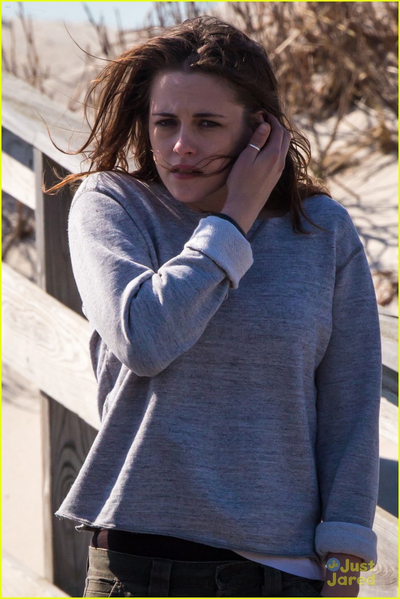 Full Sized Photo of kristen stewart windy still alice set 15 | Things ...