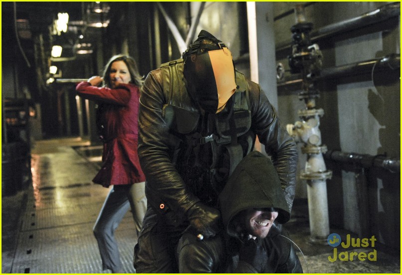 Oliver & Slade Face Off on Tonight's 'Arrow' | Photo 670018 - Photo ...