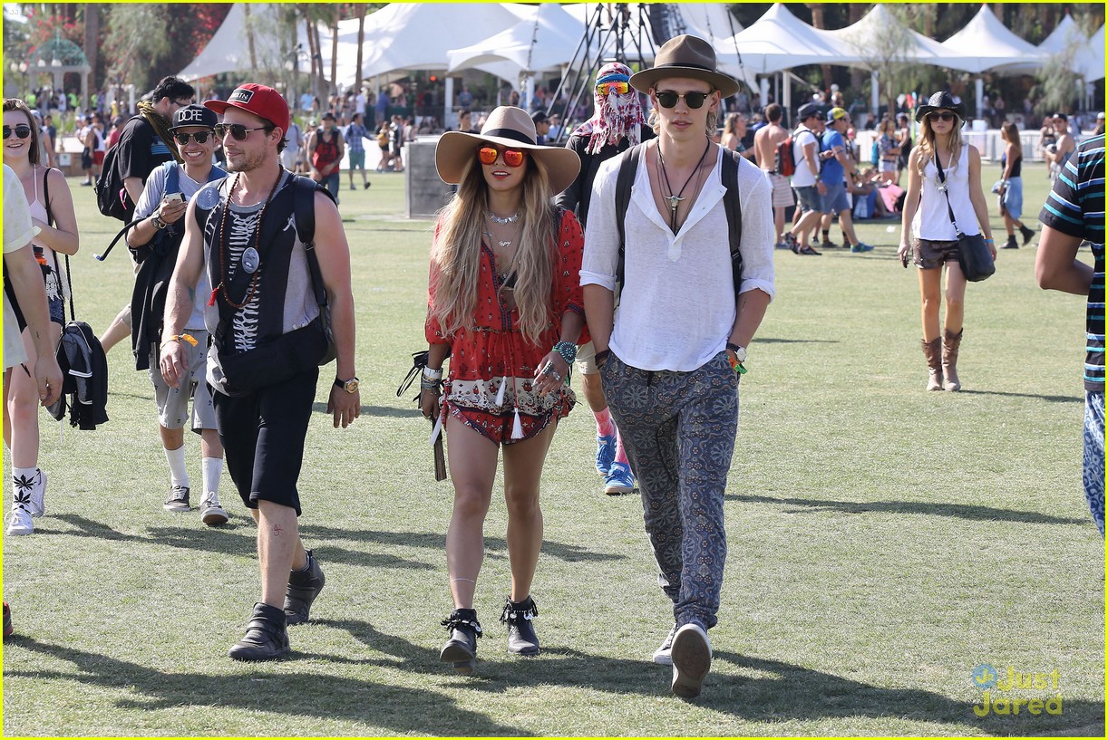 Vanessa Hudgens & Austin Butler: Hot Hat Couple at Coachella 2014 ...