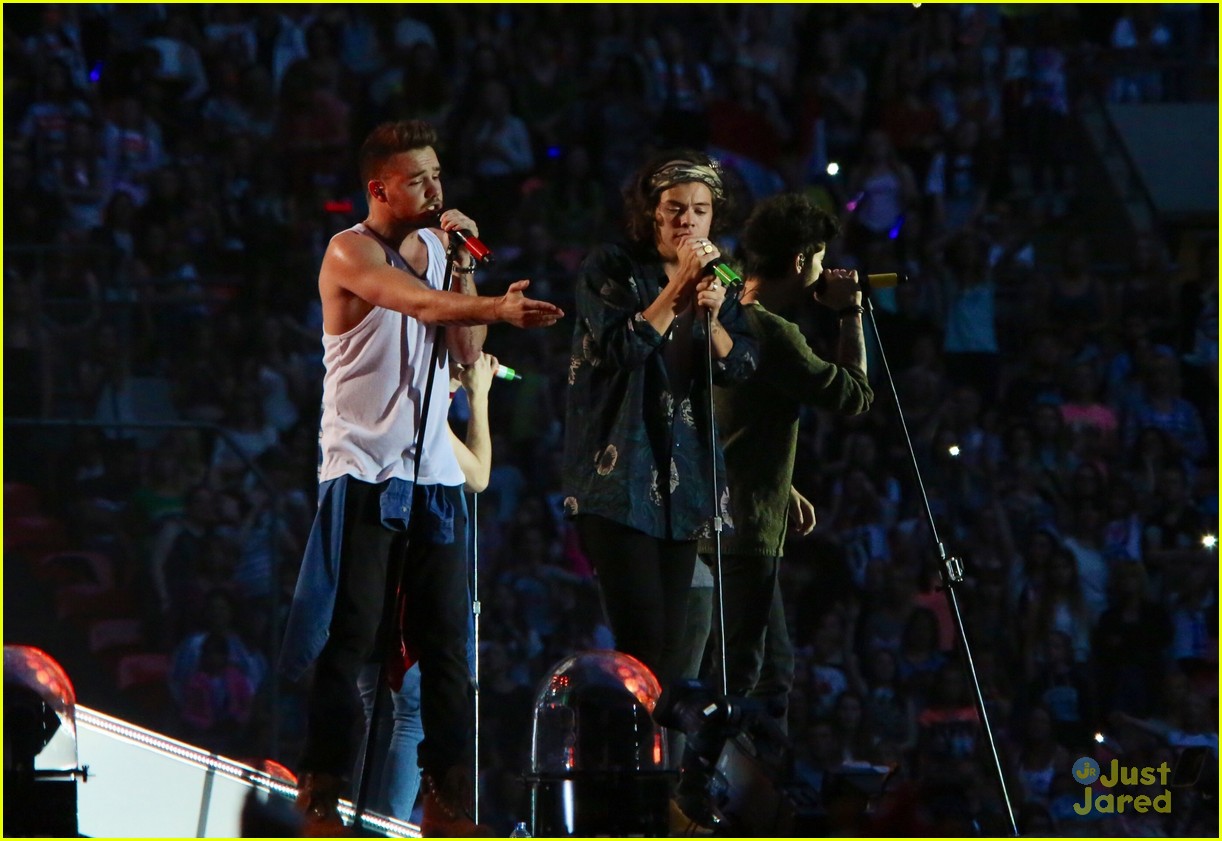 One Direction Hits the Wembley Stage for the Second Night in a Row ...