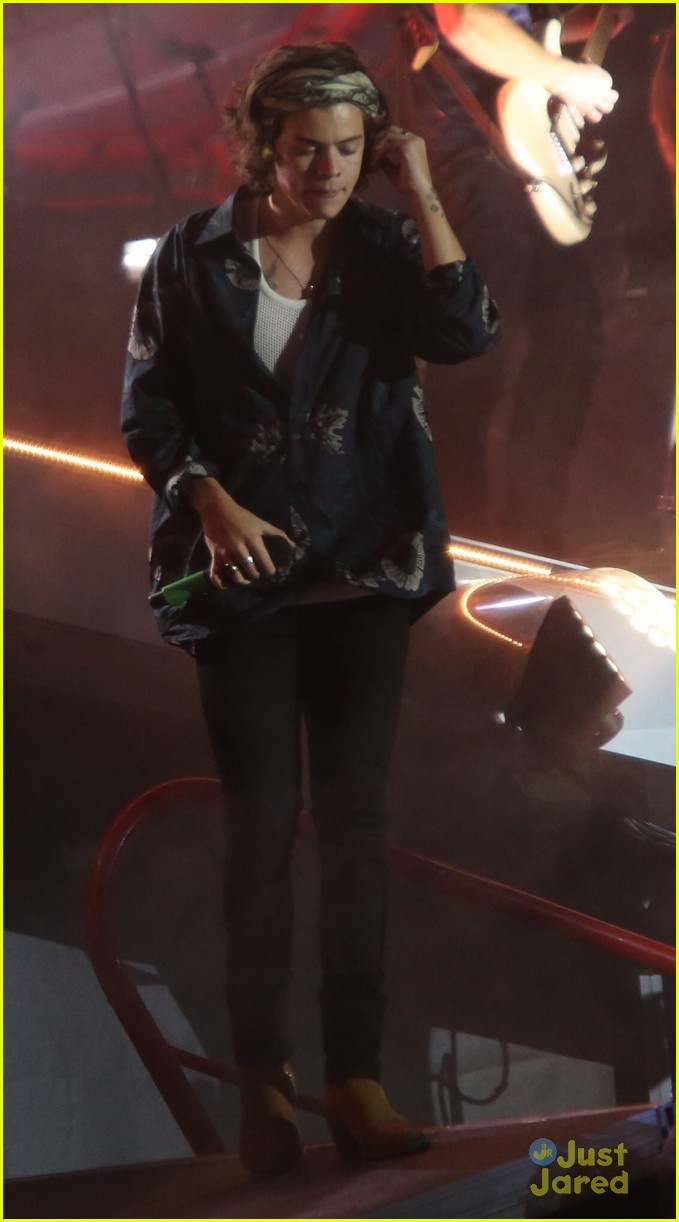 One Direction Hits the Wembley Stage for the Second Night in a Row ...