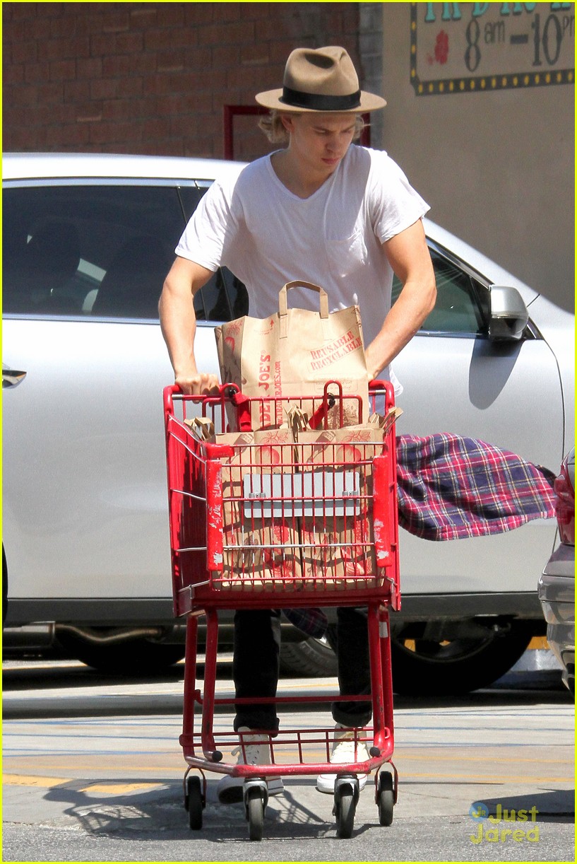 Austin Butler: Grocery Run After 'Death Of An Author' Opening Night ...