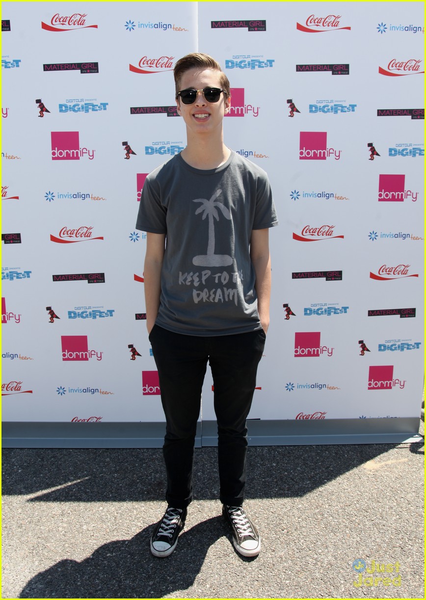 Ryan Beatty & Midnight Red Perform at DigiFest NYC! | Photo 683819 ...
