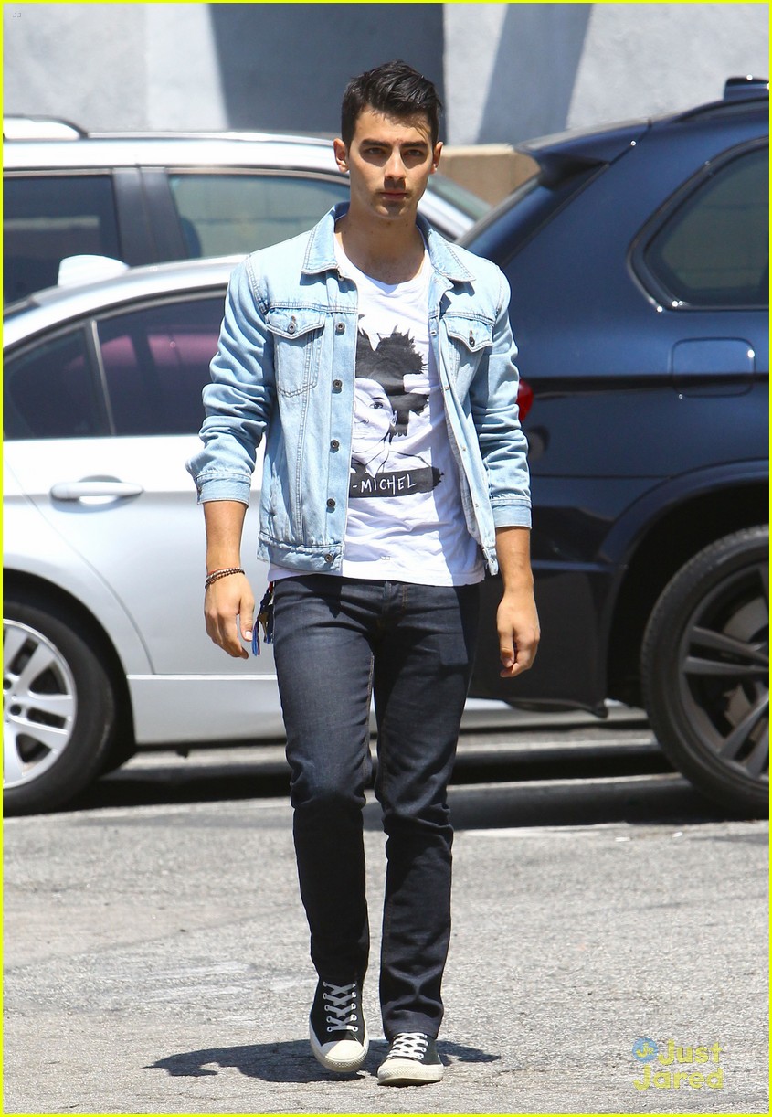 Nick & Joe Jonas Meet Up For Lunch at Hugo's | Photo 685409 - Photo ...