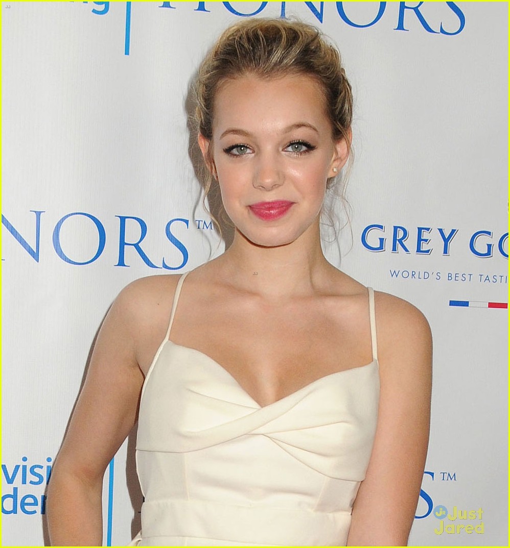 Sadie Calvano & Blake Garrett Rosenthal: 'Mom' Honored by Television ...