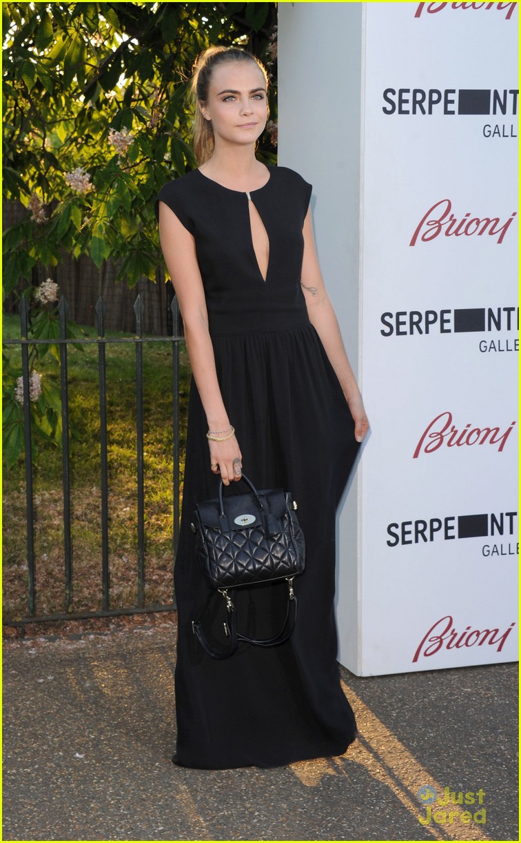 Cara Delevingne Checks Out Coldplay in Concert After Serpentine Galley ...