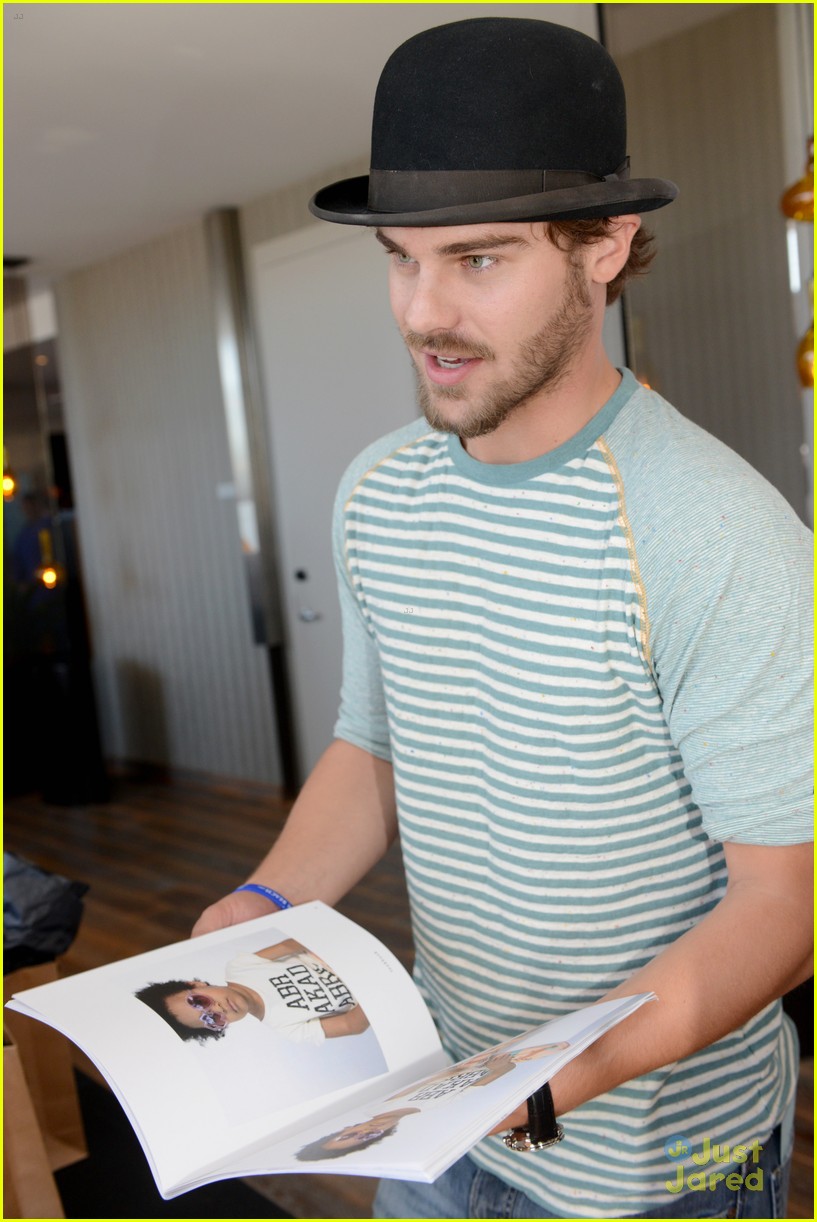 Grey Damon Was 'Sweet' To Bailee Madison Inside Kari Feinstein's Style ...
