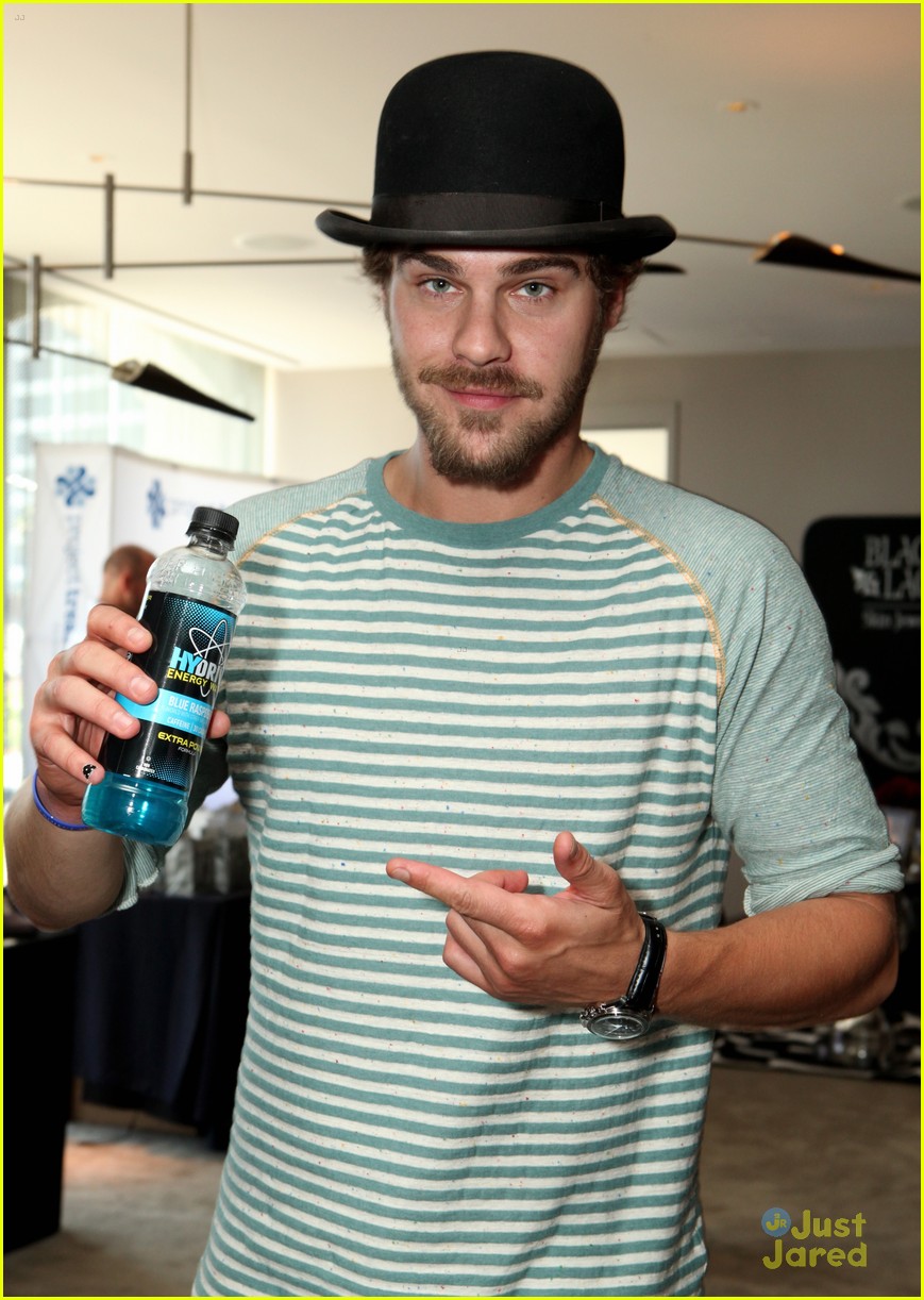 Grey Damon Was 'Sweet' To Bailee Madison Inside Kari Feinstein's Style ...
