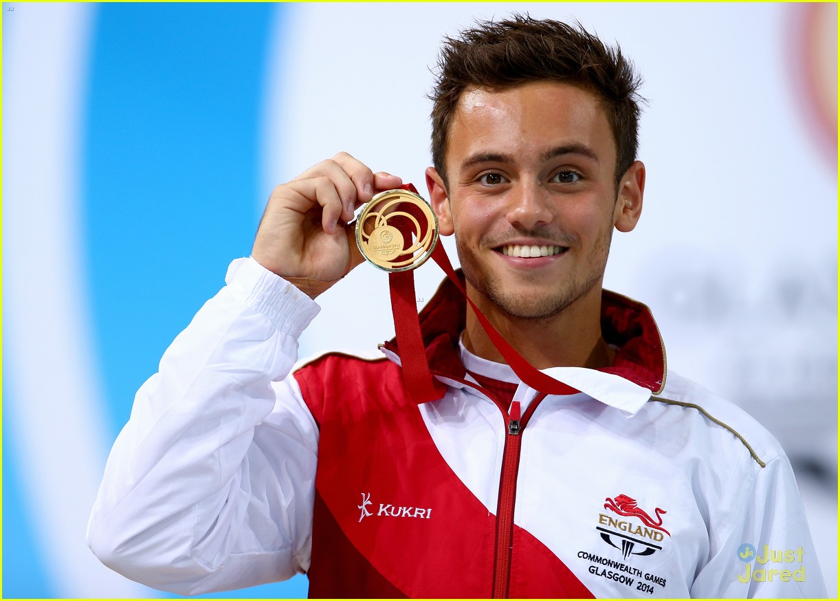 Tom Daley Rocks a Speedo While Winning Gold at Commonwealth Games ...