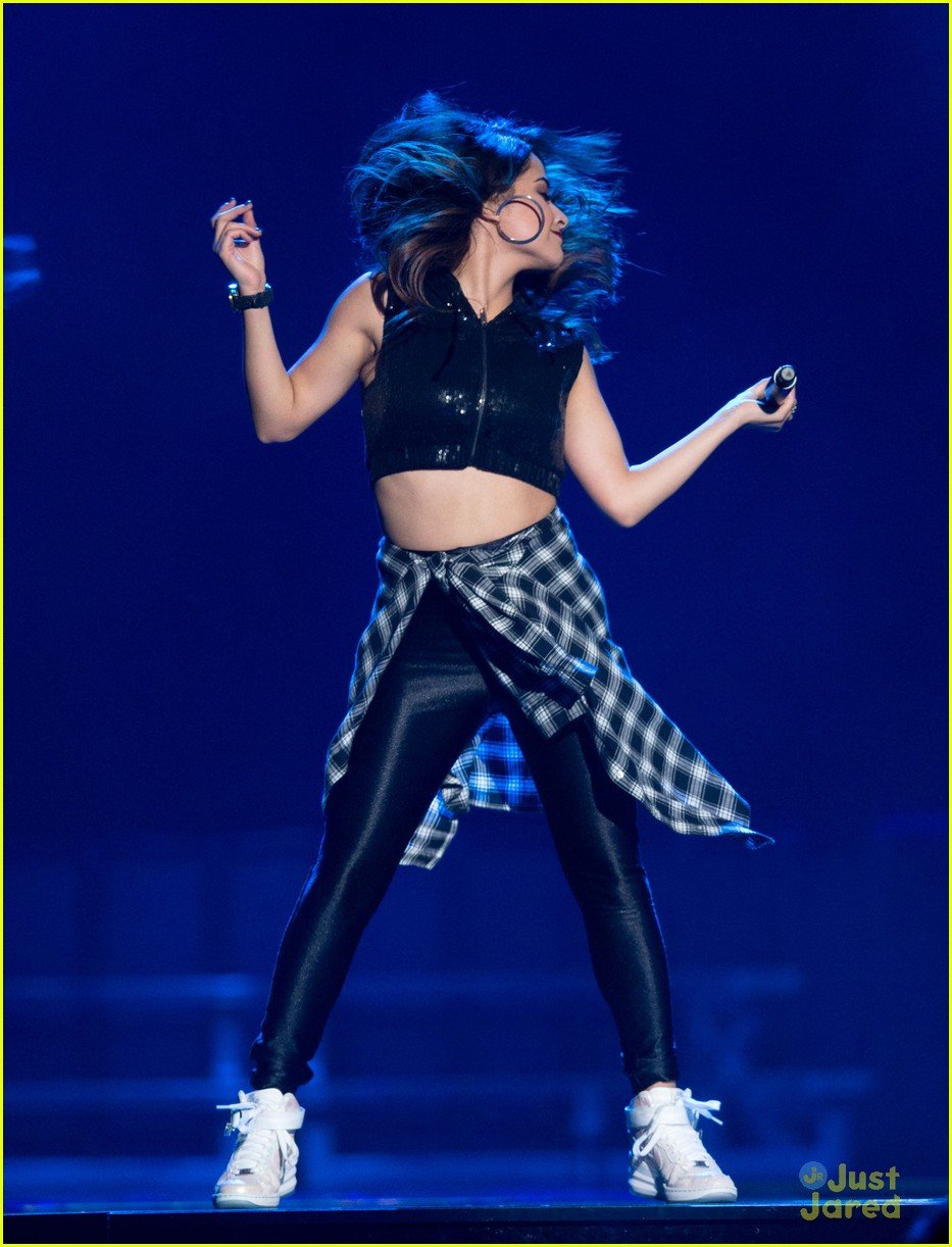 Becky G Shows Off Some Skin at Staples Center | Photo 723575 - Photo ...