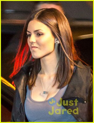 Victoria Justice Slams a Cab Door During an Emotional Phone Call ...