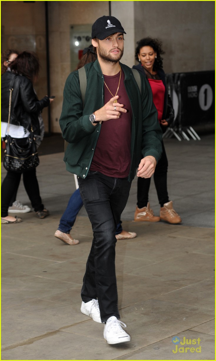 Jessica Brown Findlay & Sam Claflin Premiere 'The Riot Club' in London ...