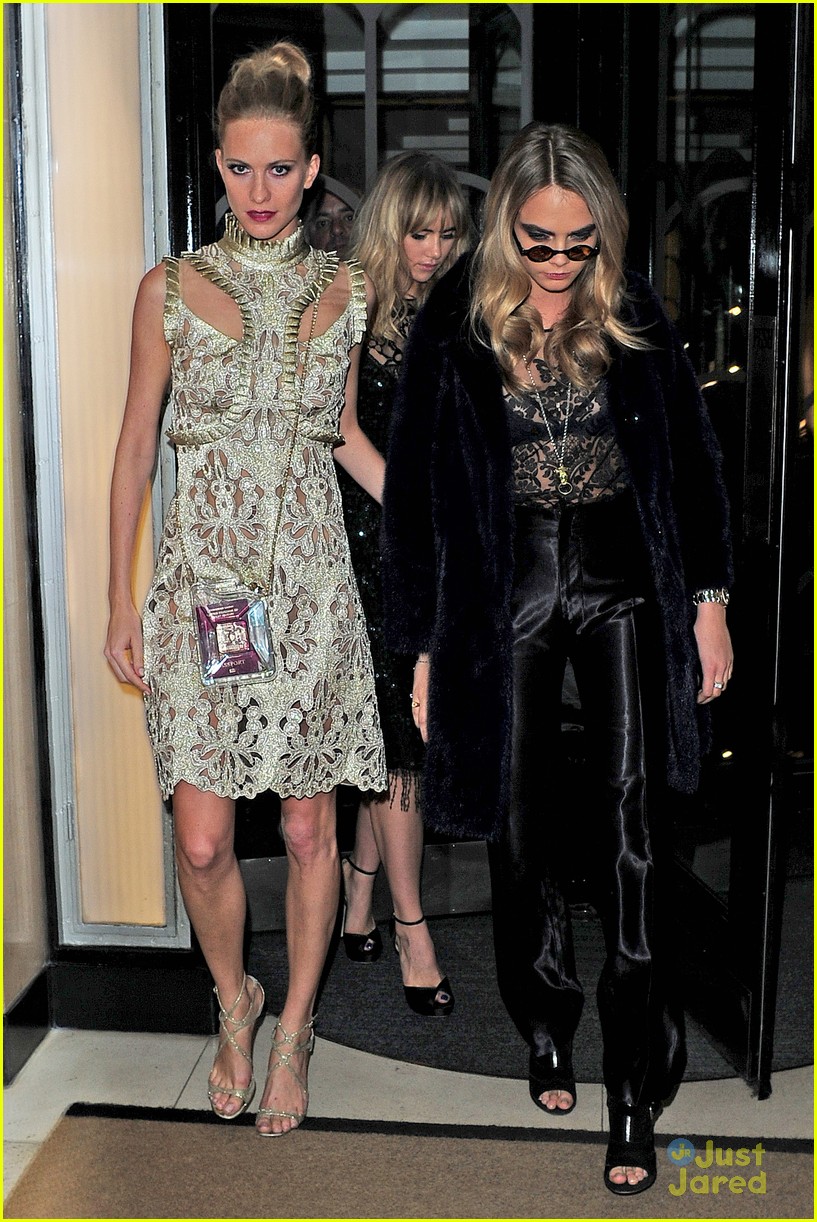 Suki Waterhouse & Cara Delevingne Hit the Town with Poppy in London ...