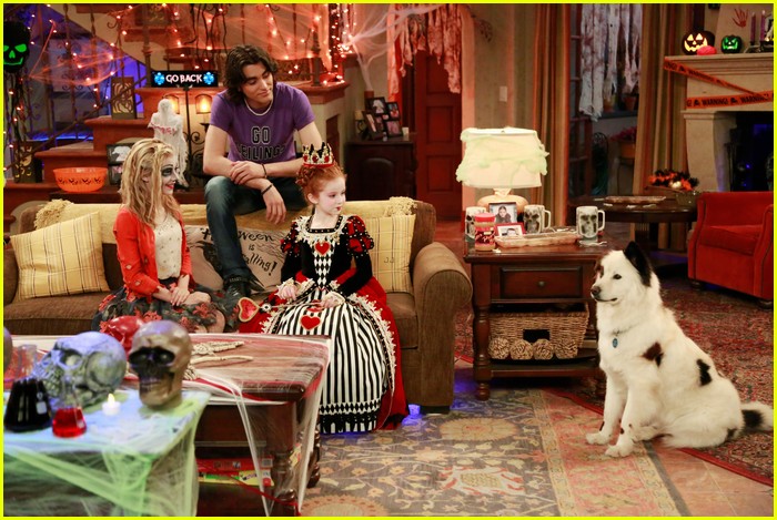 Get A Sneak Peek of Tonight's Halloween 'Dog With A Blog'! | Photo ...