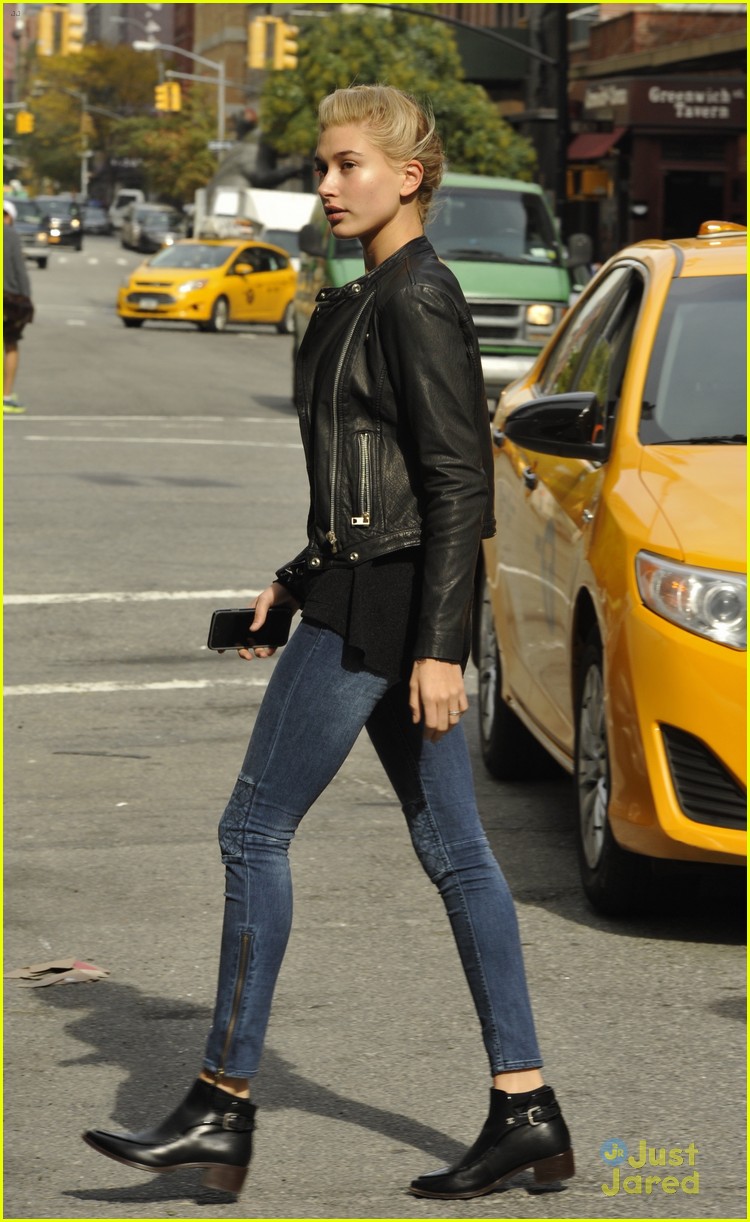 Hailey Baldwin Doesn't Have a Halloween Costume Yet! | Photo 735543 ...