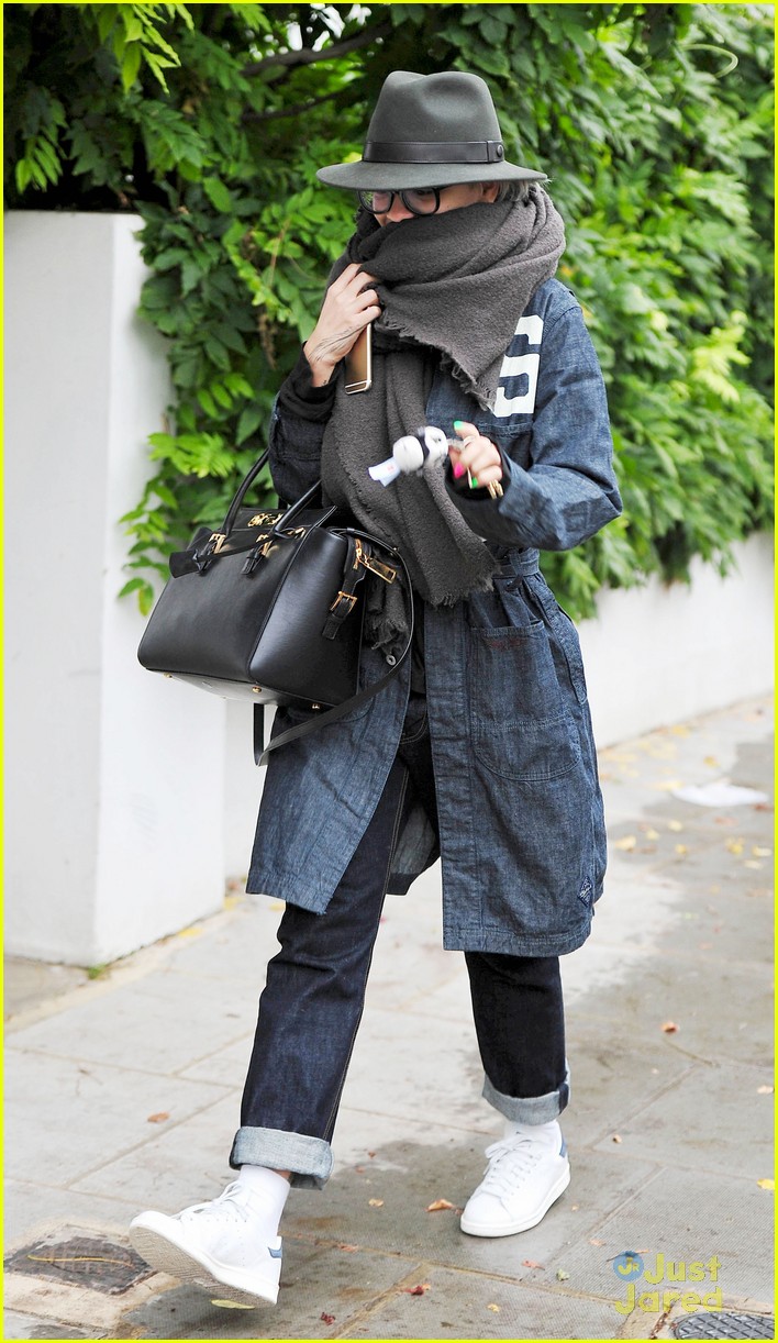 Rita Ora Shows Her Mickey Mouse Spirit During Date With Ricky Hilfiger ...