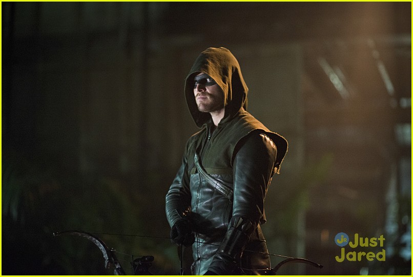 Felicity Gets Romanced By Ray On 'Arrow' Tonight - See The Pics ...
