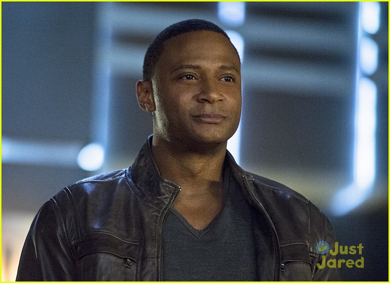 Felicity Gets Romanced By Ray On 'Arrow' Tonight - See The Pics ...