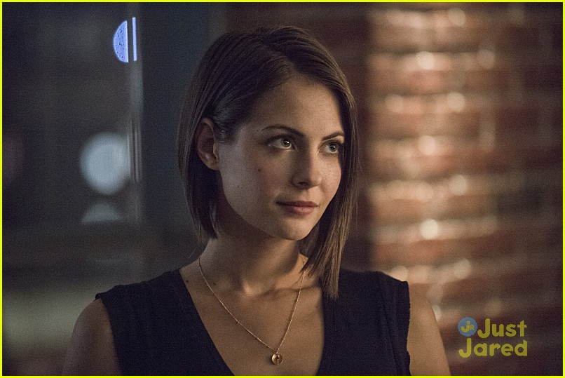 Felicity Goes To The Dark Side In 'Arrow' Tonight | Photo 738392 ...