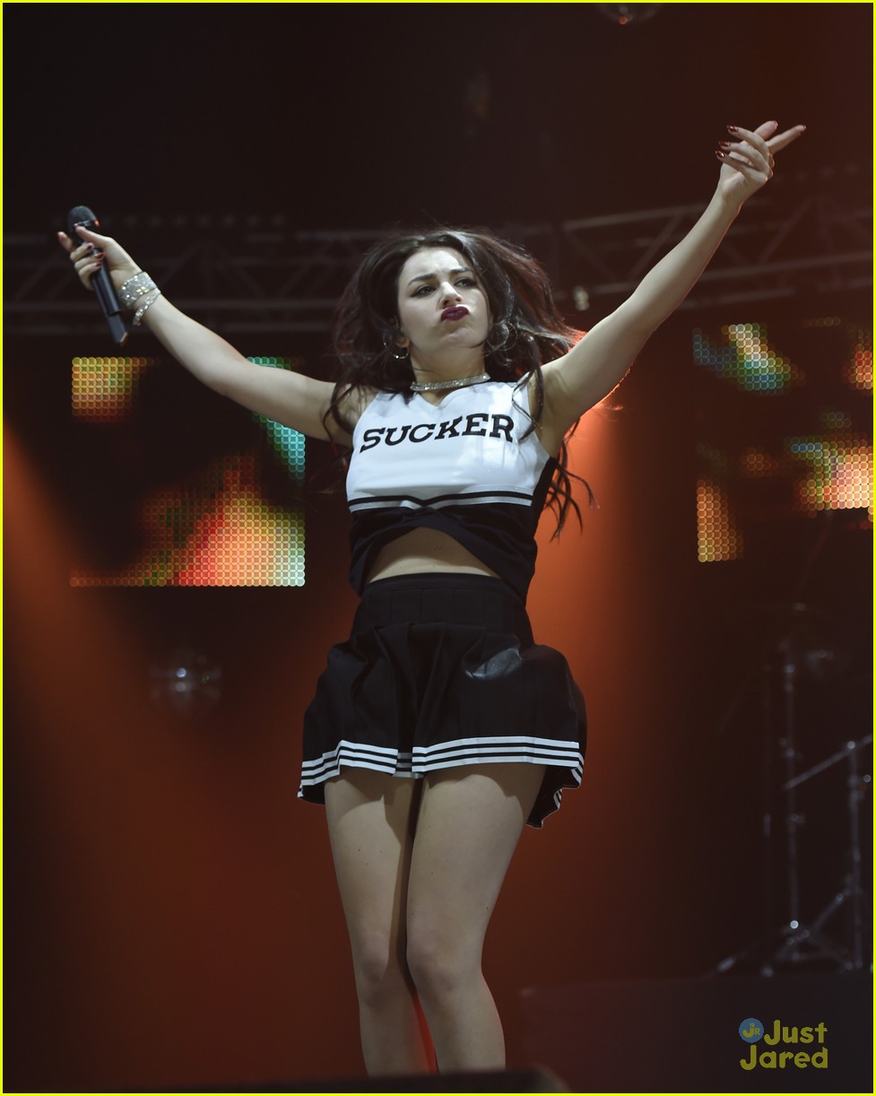 Charli XCX Turns Into A Cheerleader For Metro Radio's Christmas Live ...