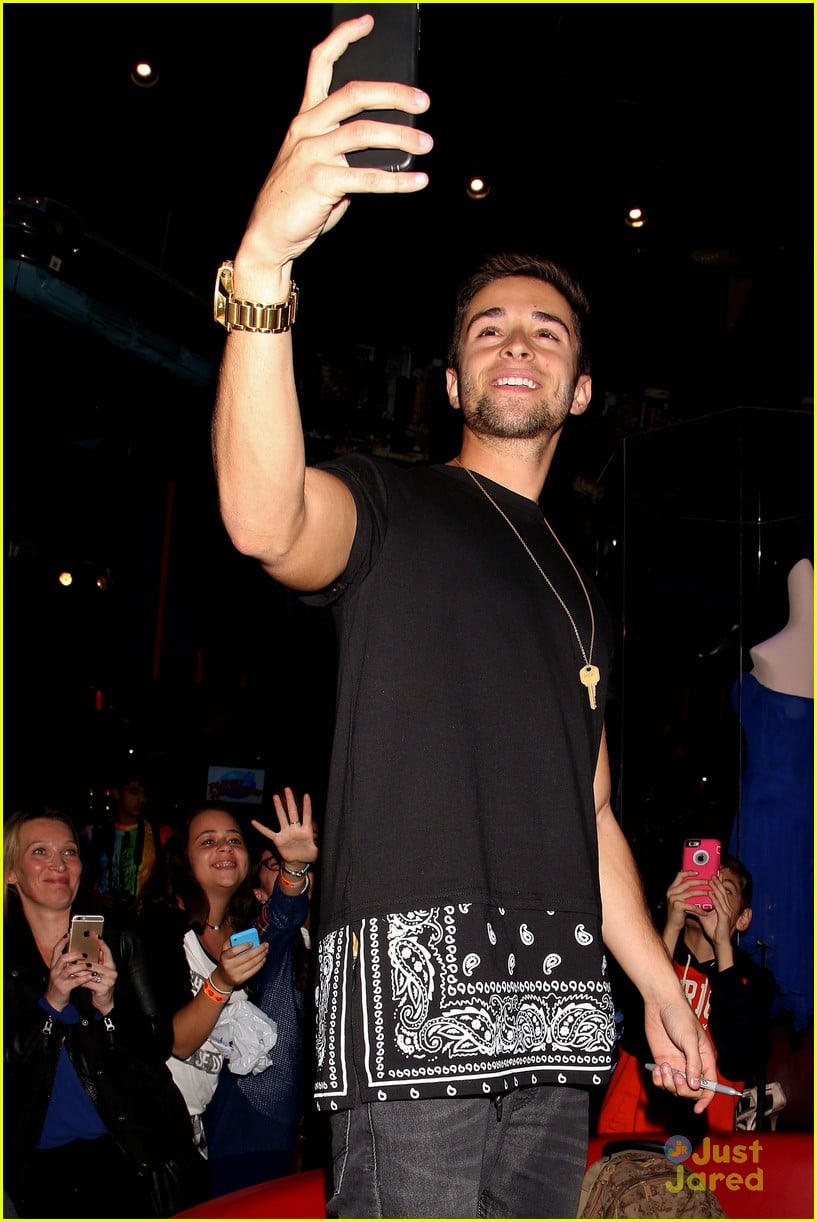 Jake Miller Took Over Planet Hollywood Again & It Was Just As Crazy ...