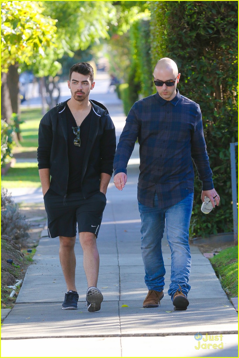 Joe Jonas To DJ The 2014 NewNowNext Awards | Photo 744969 - Photo ...