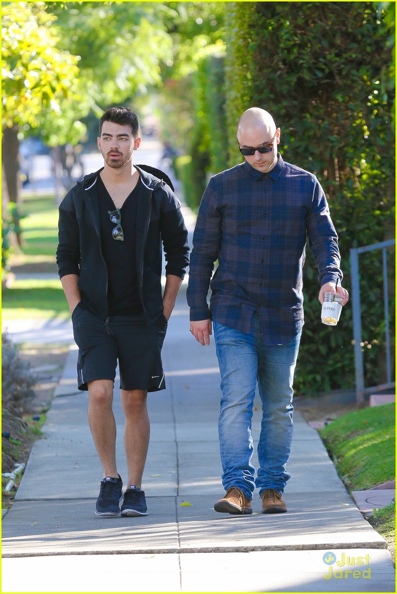 Joe Jonas To DJ The 2014 NewNowNext Awards | Photo 744970 - Photo ...