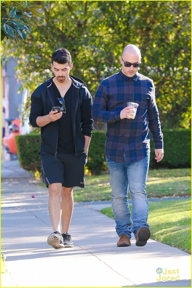 Joe Jonas To DJ The 2014 NewNowNext Awards | Photo 744971 - Photo ...